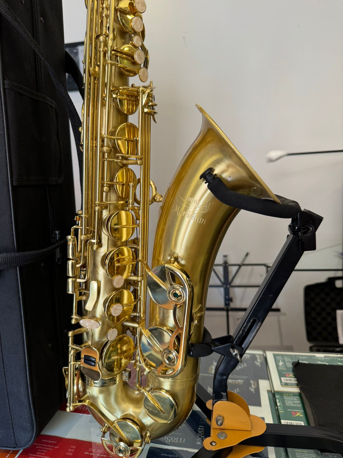 Saxofone Tenor Meridian - Seminovo - SaxShop - A casa do Saxofonista